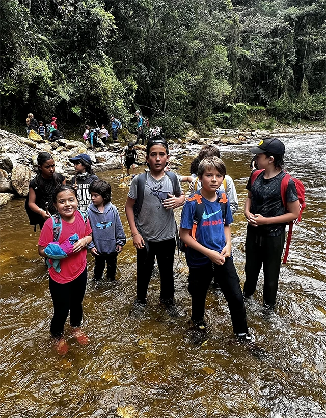 R2 OUTDOORS con Ricky Ríos -Ecoturismo y Viajes de Aventura
